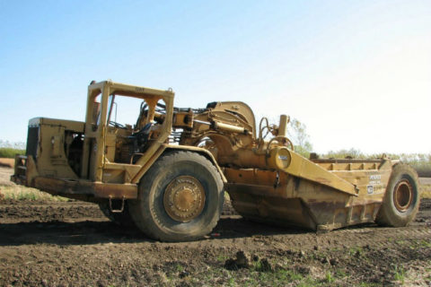 Caterpillar's big three-axle single, the 660 scraper - Contractor Magazine