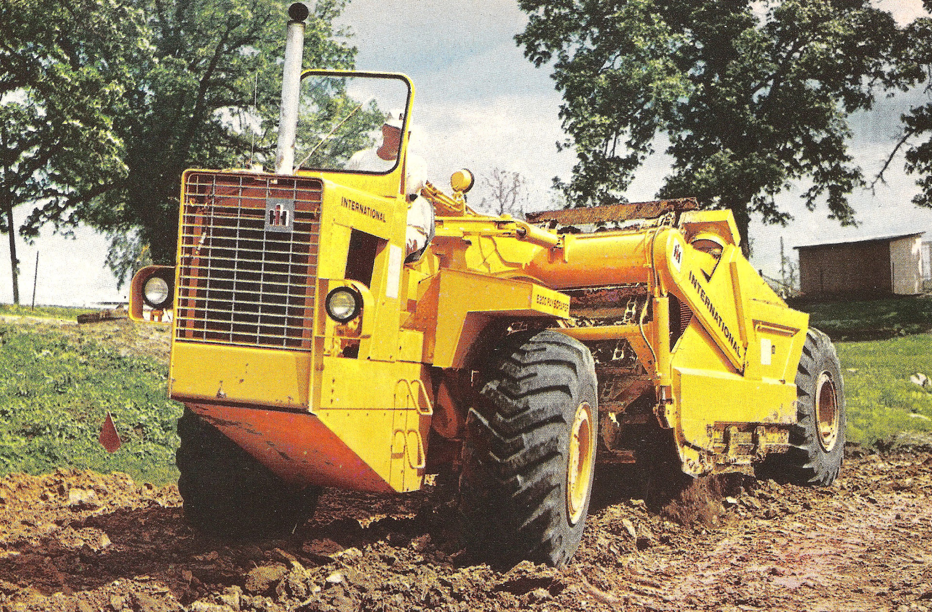The International-Harvester E200 scraper - A new look - Contractor Magazine