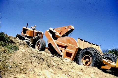 Caterpillar's big three-axle single, the 660 scraper - Contractor Magazine