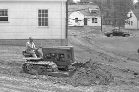 International-Harvester 175 track loader - Contractor Magazine